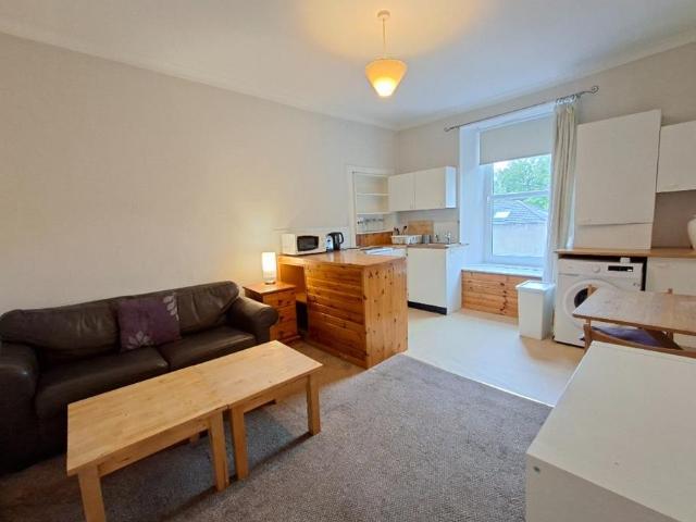 1 bed flat for rent in West End