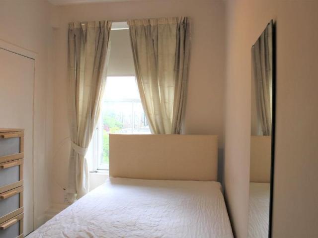 1 bed flat for rent in West End