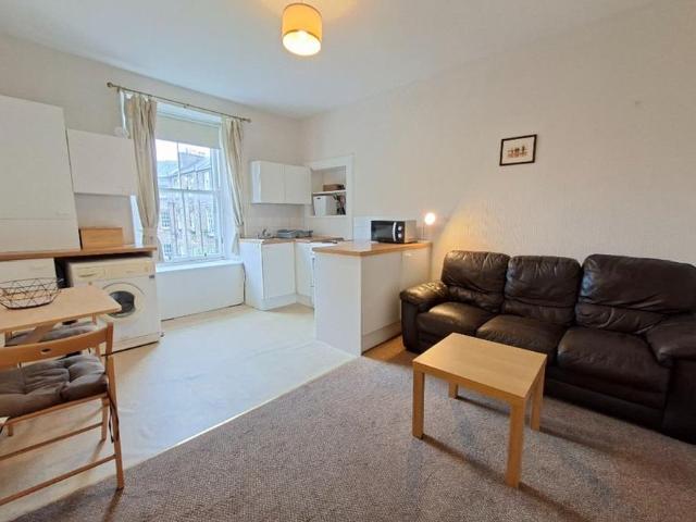 1 bed flat for rent in West End