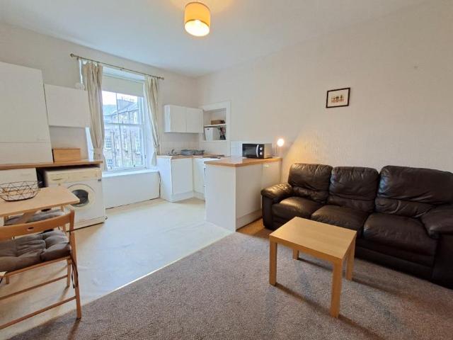 1 bed flat for rent in West End
