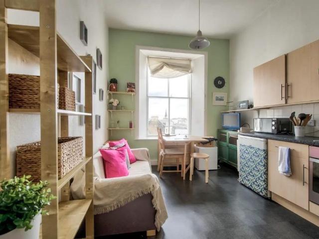 1 bed flat for rent in West End