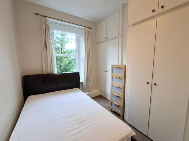 1 bed flat for rent in West End