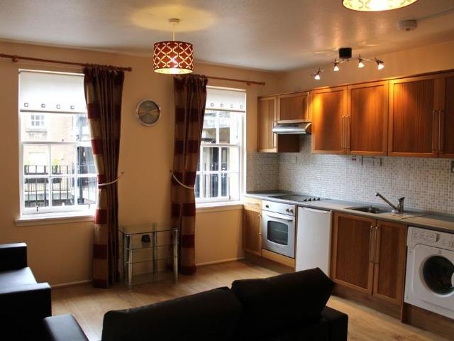 1 bed flat for rent in West End