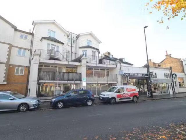 1 bed flat for sale in St. Johns Road, TW7, Isleworth