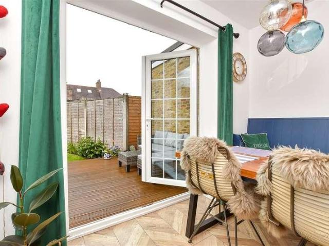 1 bed flat for sale