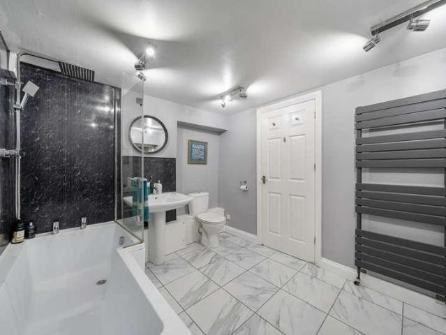 1 bed flat for sale