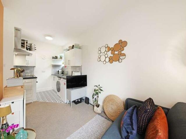 1 bed flat for sale