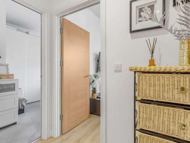 1 bed flat for sale