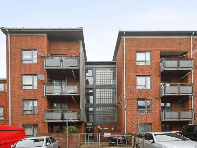 1 bed flat for sale