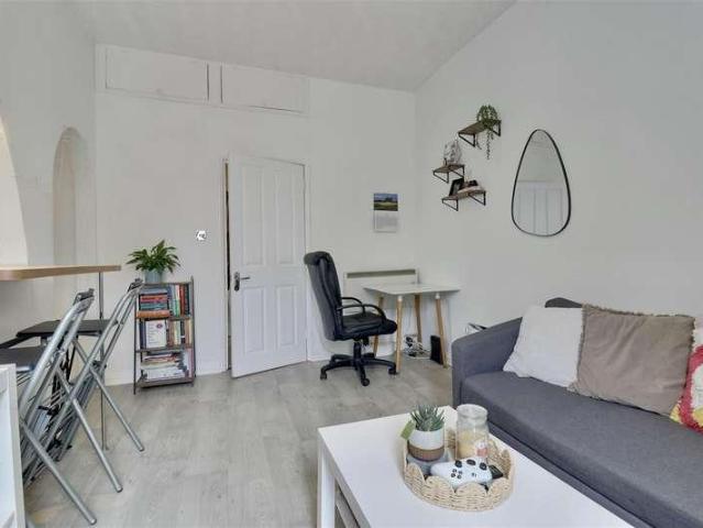 1 bed flat for sale