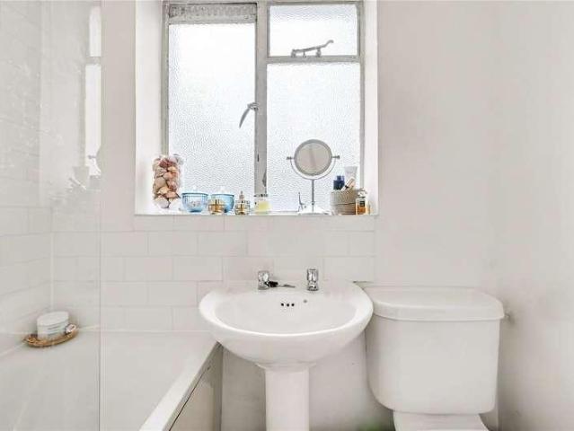 1 bed flat for sale
