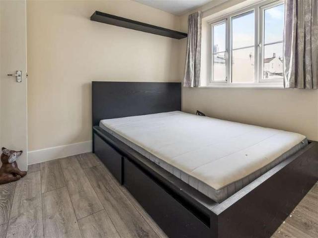 1 bed flat for sale