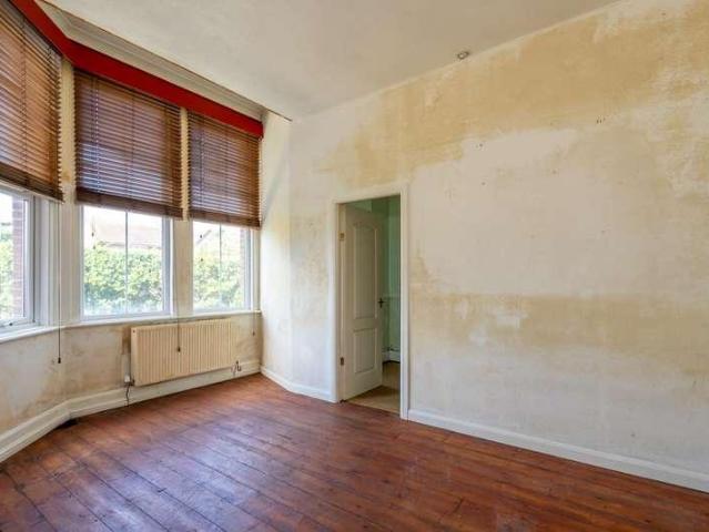 1 bed flat for sale