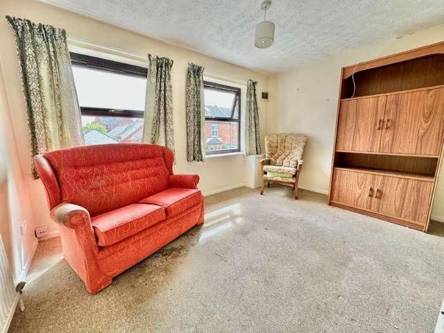 1 bed flat for sale