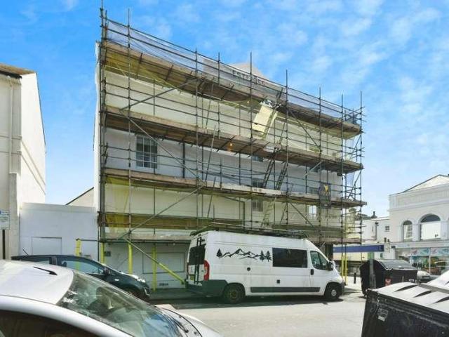 1 bed flat for sale