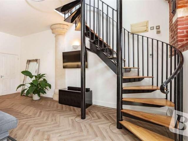 1 bed flat for sale