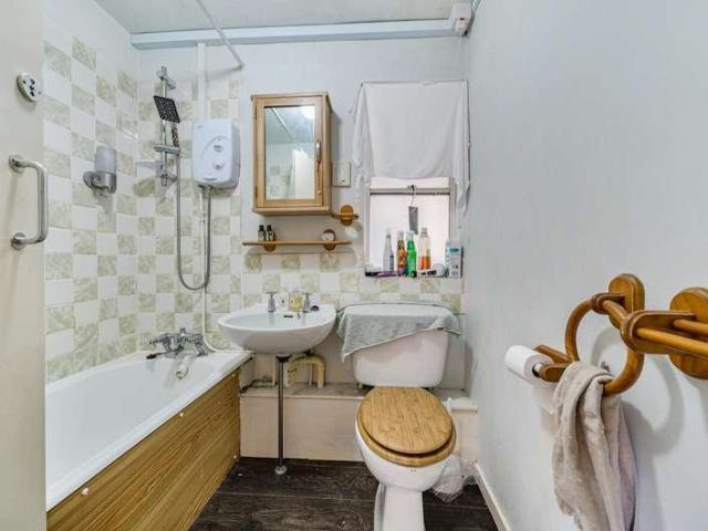 1 bed flat for sale