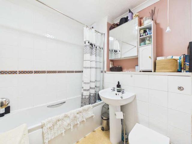 1 bed flat for sale