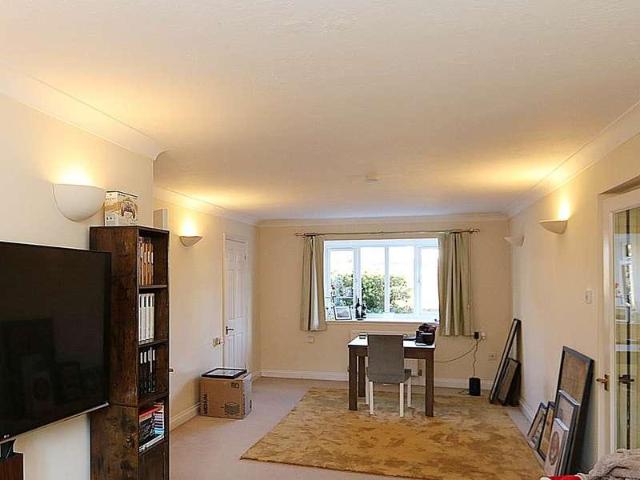 1 bed flat for sale