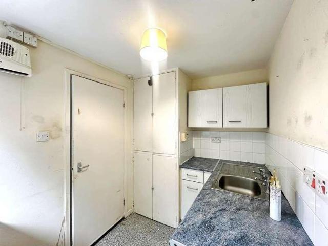 1 bed flat for sale