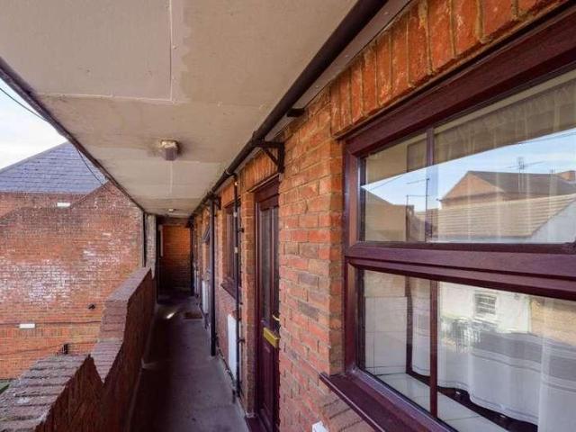 1 bed flat for sale