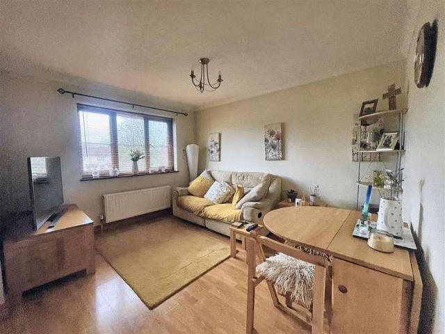 1 bed flat for sale