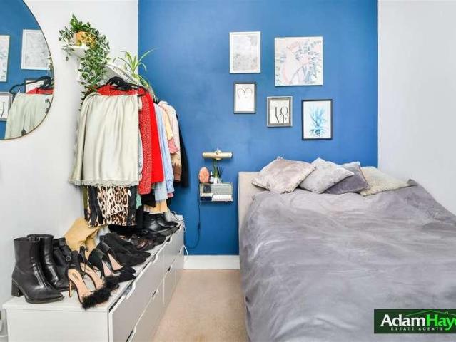 1 bed flat for sale