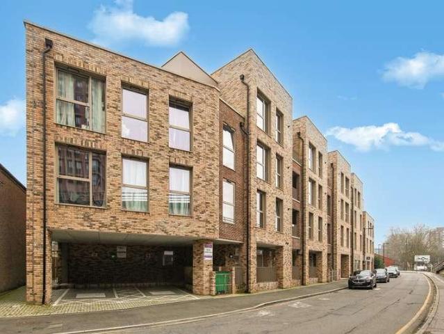 1 bed flat for sale