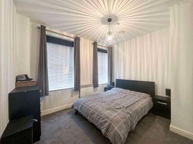 1 bed flat for sale