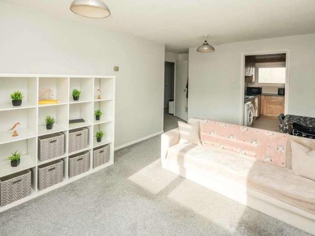 1 bed flat for sale