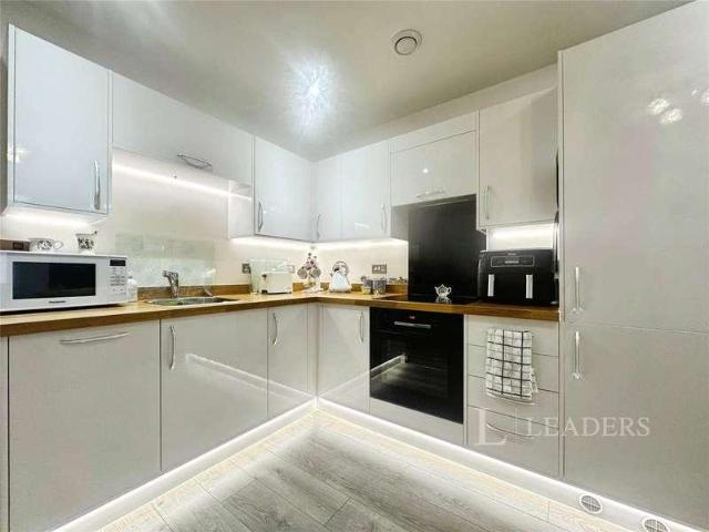 1 bed flat for sale