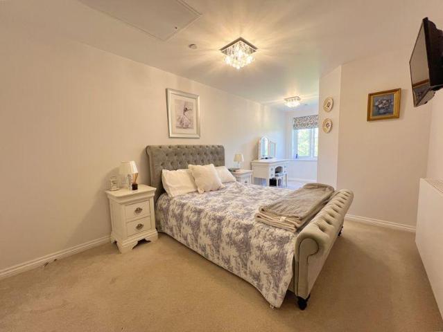 1 bed flat for sale