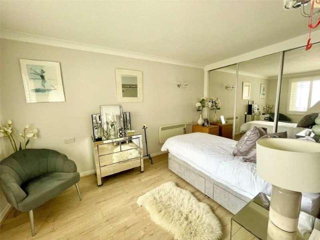 1 bed flat for sale
