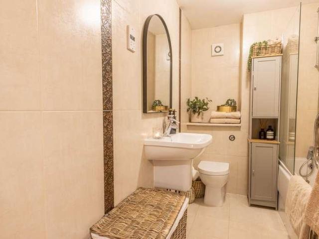 1 bed flat for sale