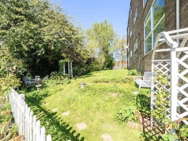1 bed flat for sale