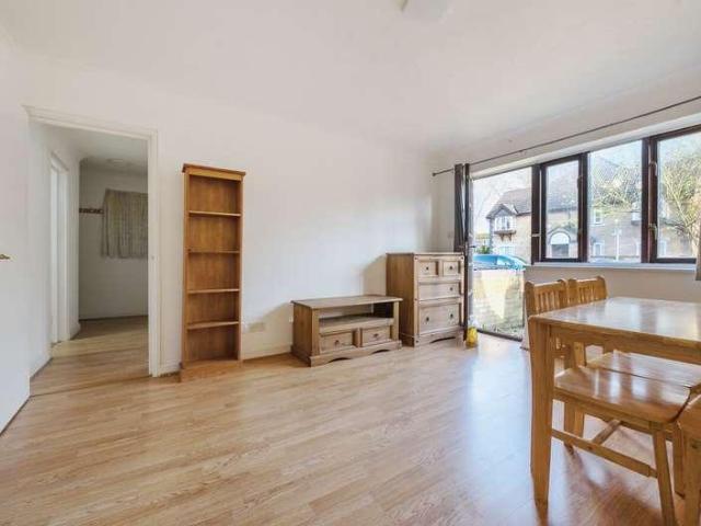 1 bed flat for sale