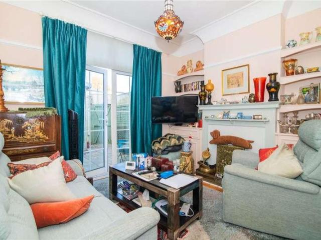 1 bed flat for sale