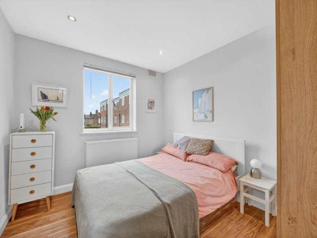 1 bed flat for sale