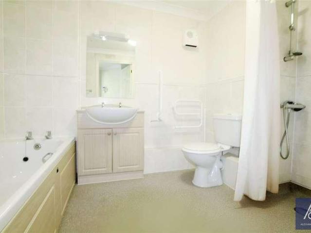 1 bed flat for sale