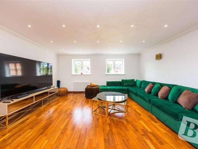 1 bed flat for sale