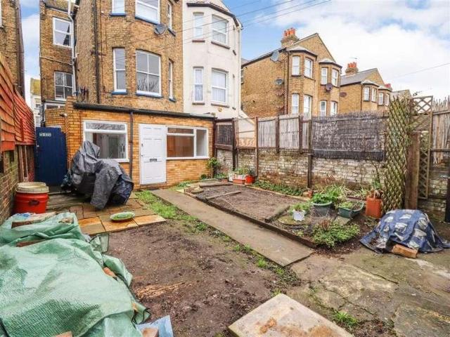 1 bed flat for sale