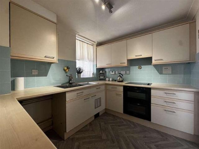1 bed flat for sale