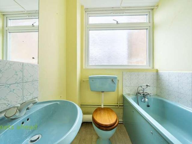1 bed flat for sale