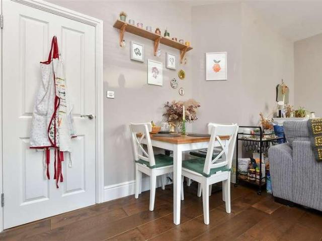 1 bed flat for sale