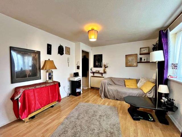 1 bed flat for sale