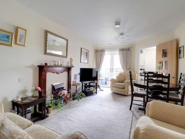 1 bed flat for sale