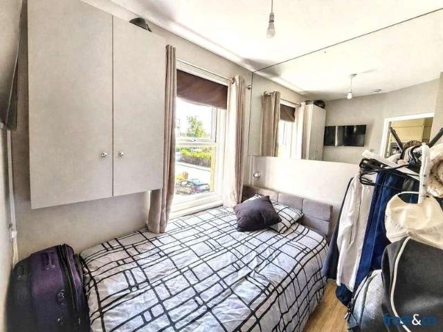1 bed flat for sale