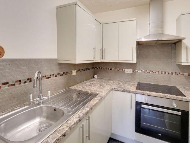 1 bed flat for sale
