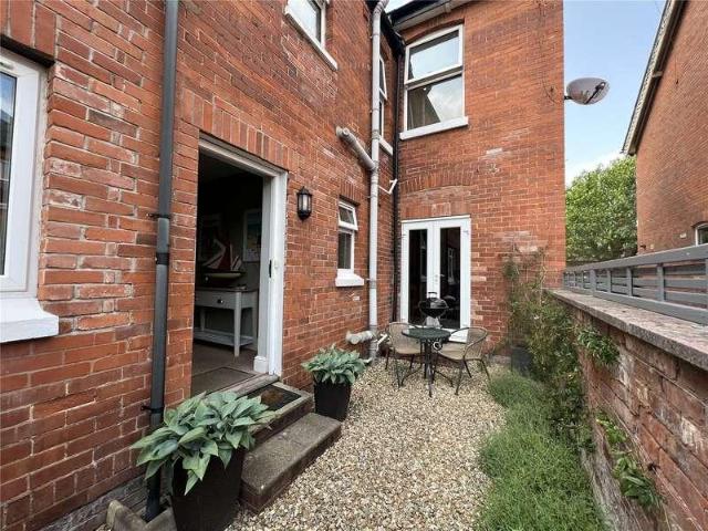 1 bed flat for sale