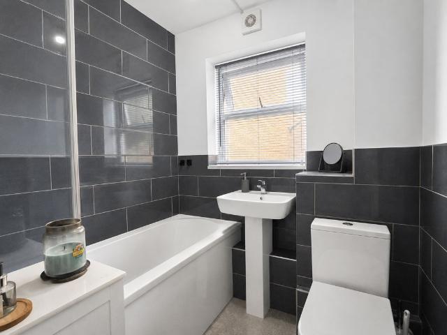 1 bed flat for sale